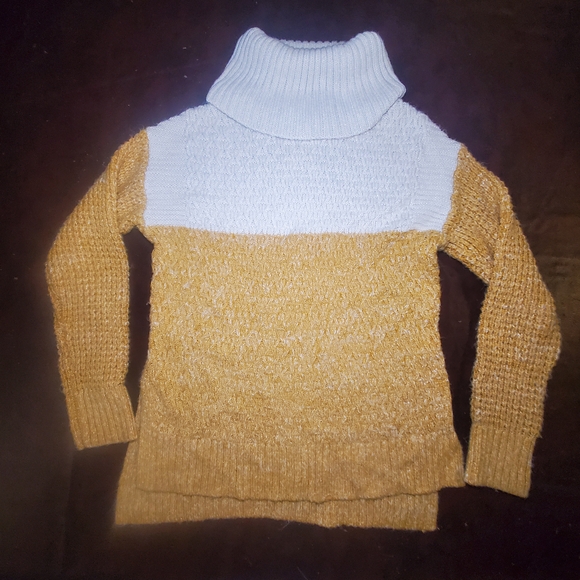 Universal Thread | Sweaters | Universal Thread Womens White And Tan ...